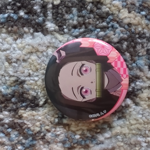 Kura | Accessories | Demon Slayer Kimetsu No Yaiba Pin Button Anime ...